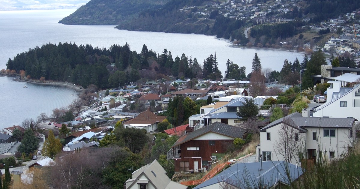 Queenstown property... in the 80's | Crux
