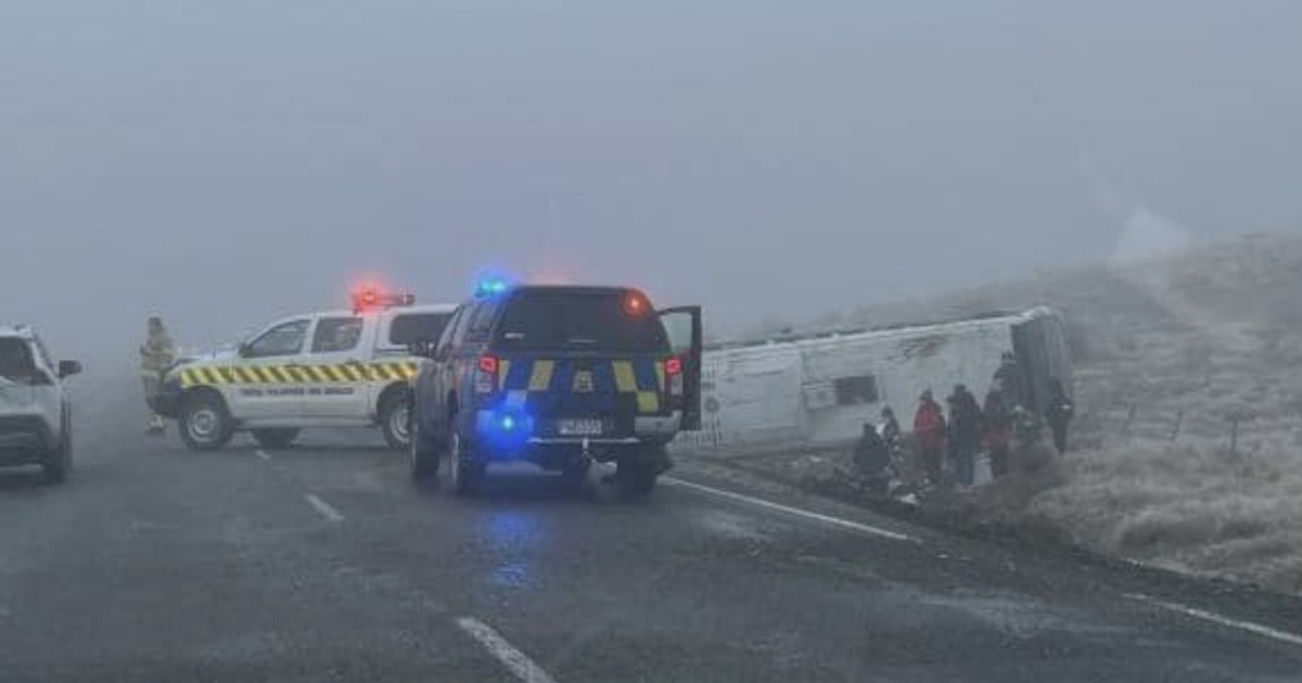 Four people in hospital after two buses crash near Tekapo | Crux